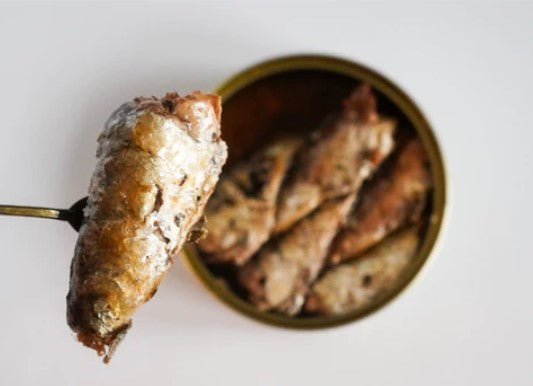 Conservas Gueyu Mar (150g) Grilled Sardine Tails in Olive Oil – The ...